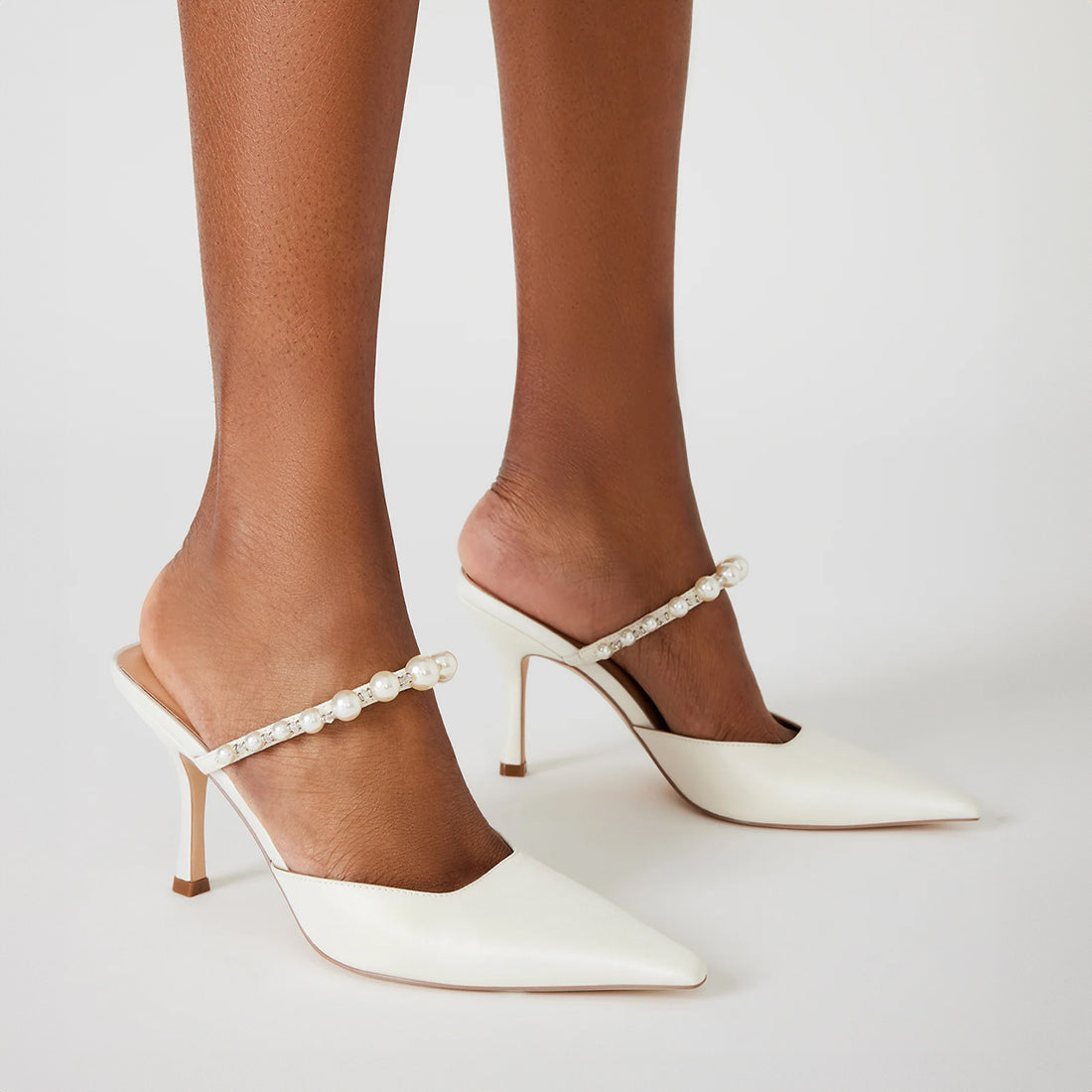 BRECKI-P White Fabric Mule Heel | Women's Designer Shoes – Steve Madden Canada