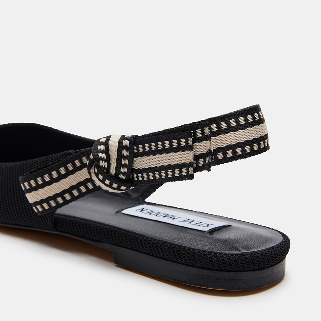 OLSEN Black Slingback Pointed Toe Ballet Flat | Women's Designer Flats – Steve Madden Canada