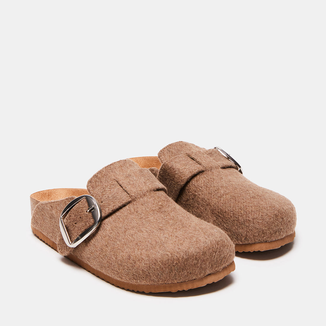 SAMM TAN – Steve Madden Canada